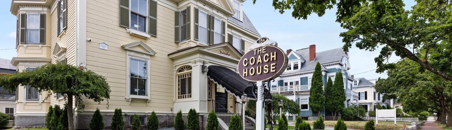 The Coach House - Destination Salem