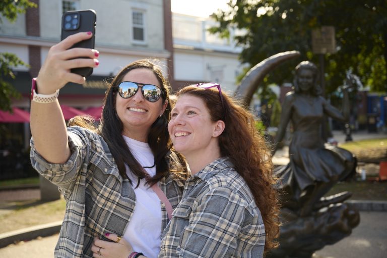 Order Your FREE Salem City Guide & Map for 2025! - Destination Salem