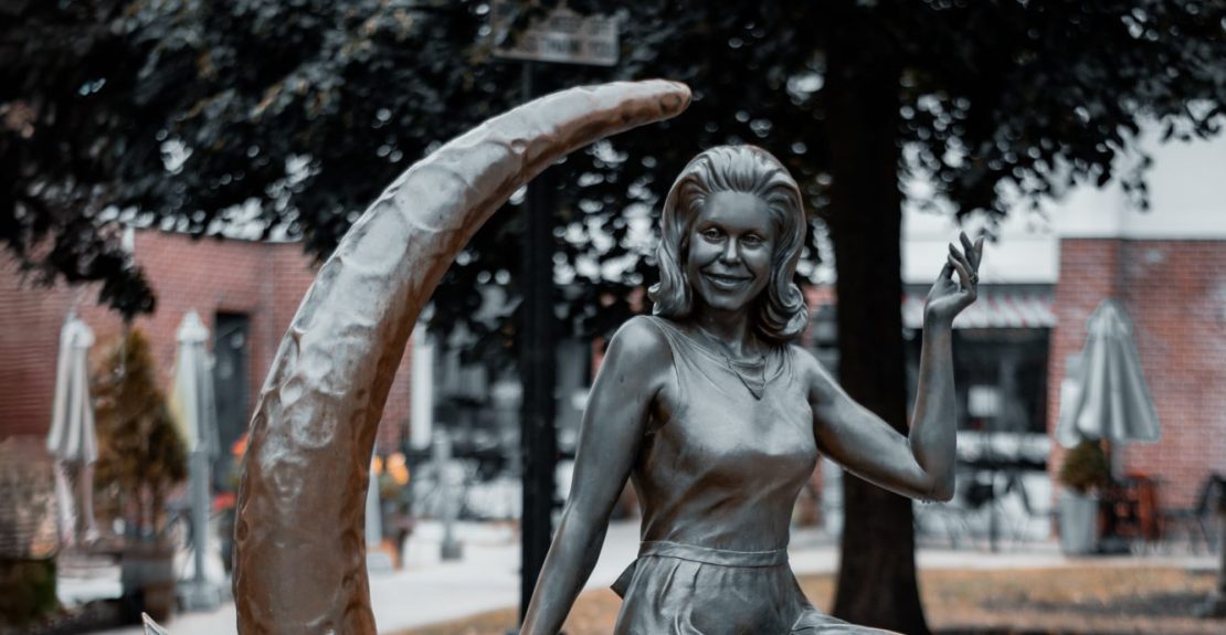 Bewitched Sculpture - Samantha Statue - Destination Salem